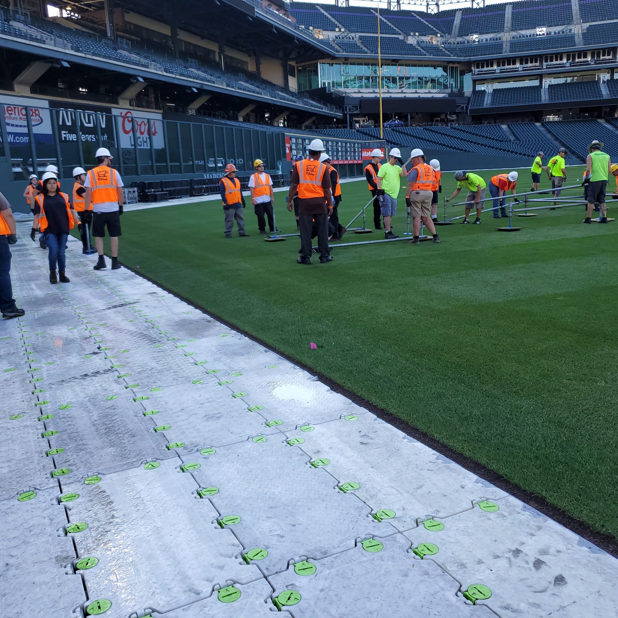 Success in Stage Production: 5 Tips for New Riggers & Stagehands ...